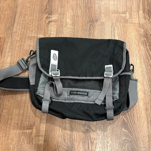 Timbuk2 | Bags | Timbuk2 Messenger Bag Black Grey Work Laptop Strap ...